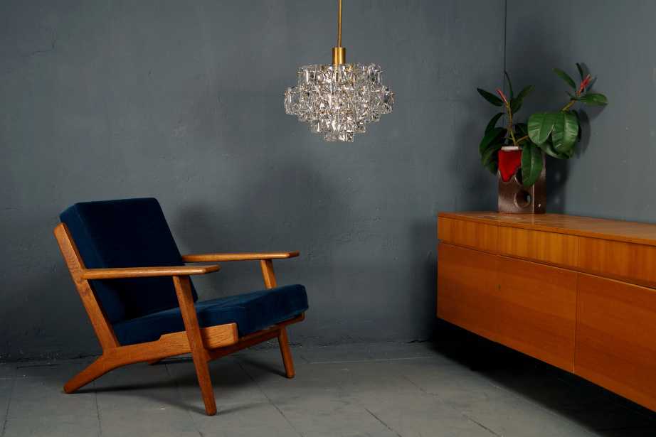 Vintage and Contemporary Furniture and Lighting Online
