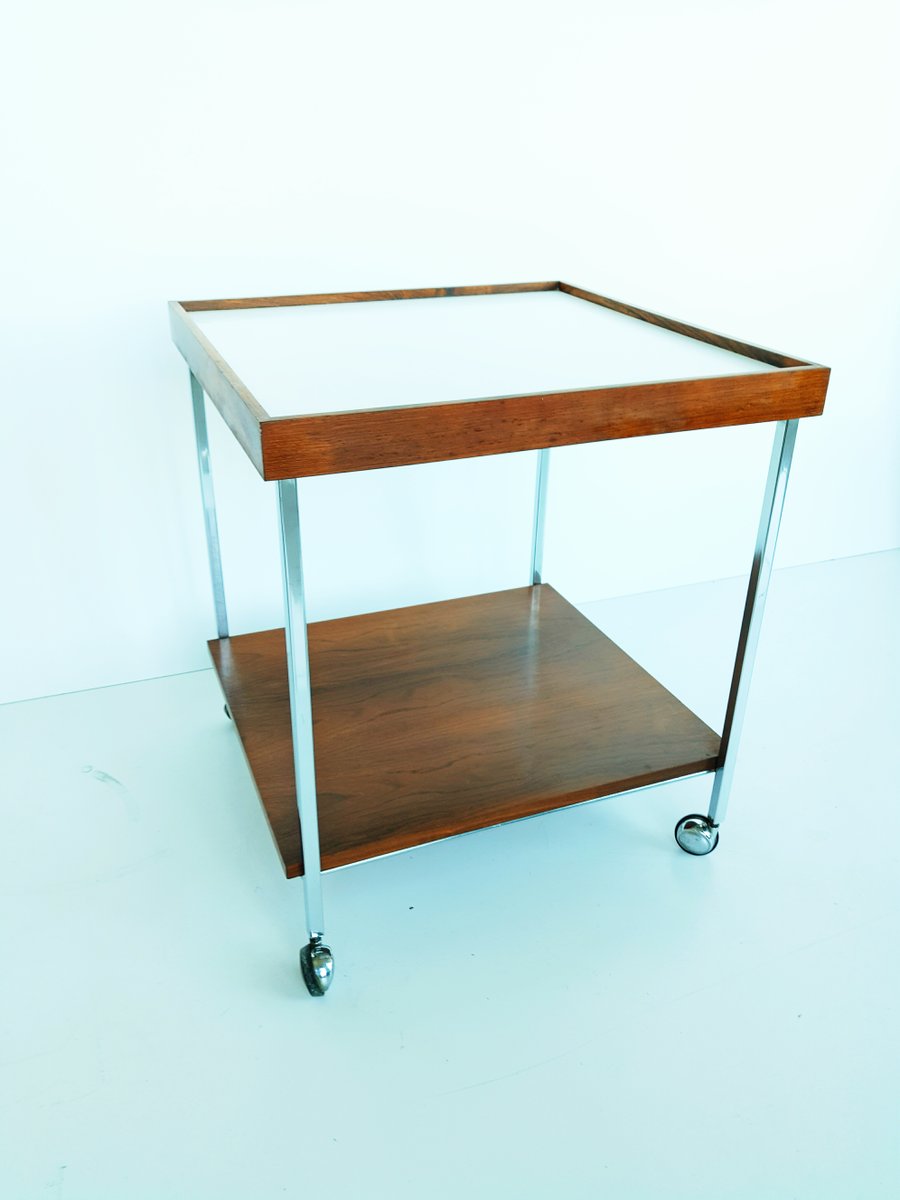 table d'appoint roulante