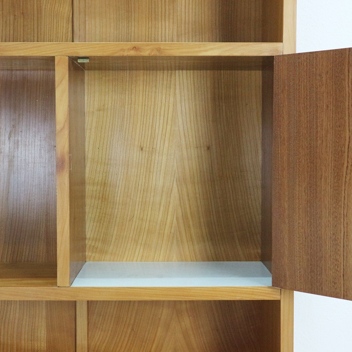 Black And White Wall Shelves: Cherry Wood Shelving Unit